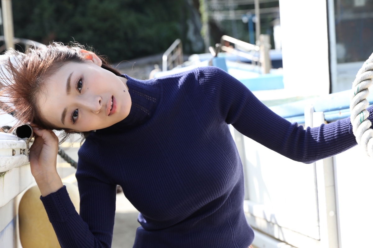 謎の美女・フミカ 振り向けば、鏡の中のわたしが…|newsポストセブン Part 2