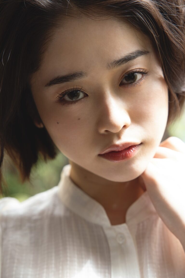 新星モデルMINAMO 少女のような透明感を持つ彼女が大胆に…｜NEWSポストセブン