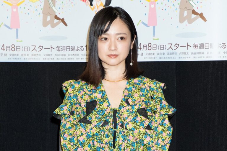 安達祐実、再婚8年目で別居 写真家夫との生活は冷え込み、母親と行動を共に|newsポストセブン