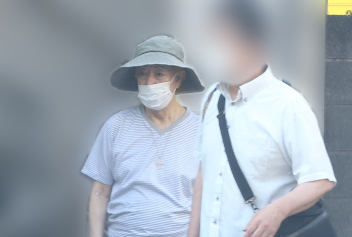 美輪明宏が人知れず闘病生活、“息子”が寄り添い通院 着々と進める生前整理|newsポストセブン Part 4
