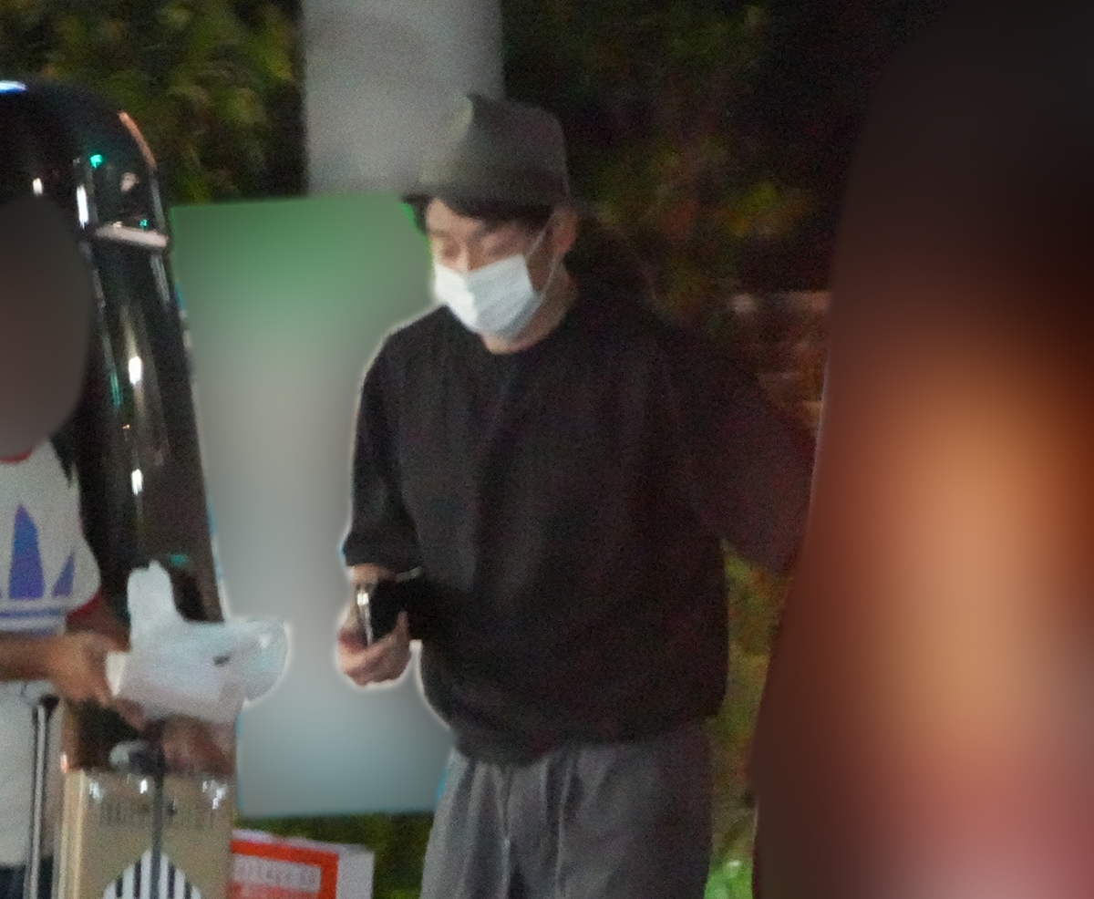 堀北真希さんは「ピンク髪にハデ腕輪」 “強そうな見た目”はベビーカーママの苦肉の自衛策|newsポストセブン Part 5