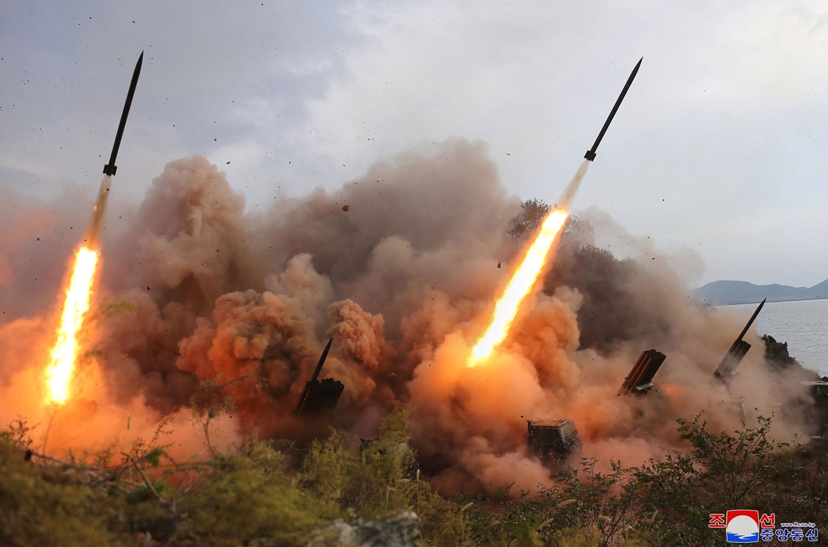 北朝鮮がミサイルを相次いで発射 威力は?射程は?その基本をやさしく解説|newsポストセブン