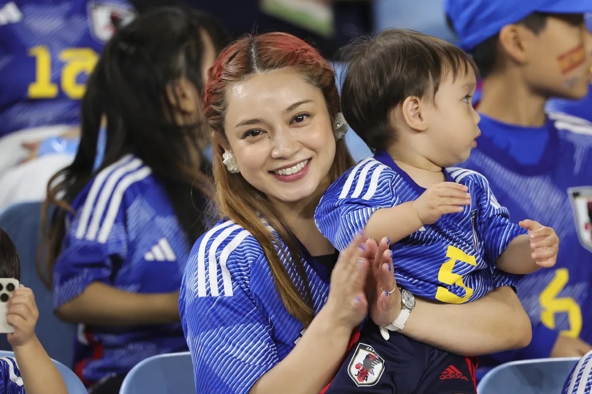 平愛梨、家族総出の“w杯メディア戦略”は長友佑都引退後のタレント活動を意識か|newsポストセブン