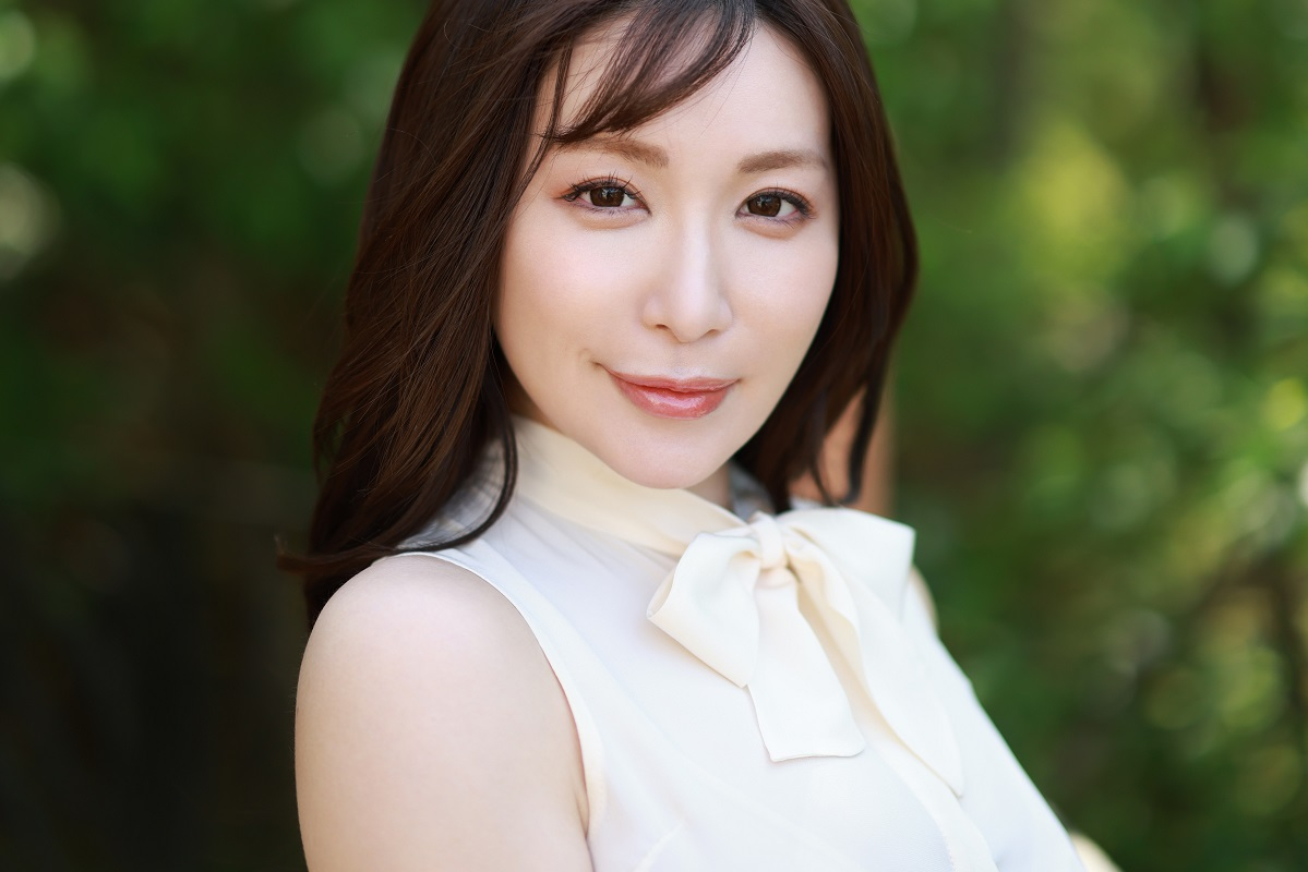 【写真】突如現れた美女・女神ジュンが再降臨 びっくりするほど艶めかしく…｜NEWSポストセブン