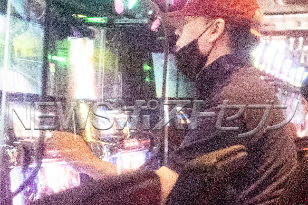 《直撃》IZAM、税金滞納で自宅差押え中に……仕事を終えて2時間「パチスロ」その意外な理由｜NEWSポストセブン - Part 6