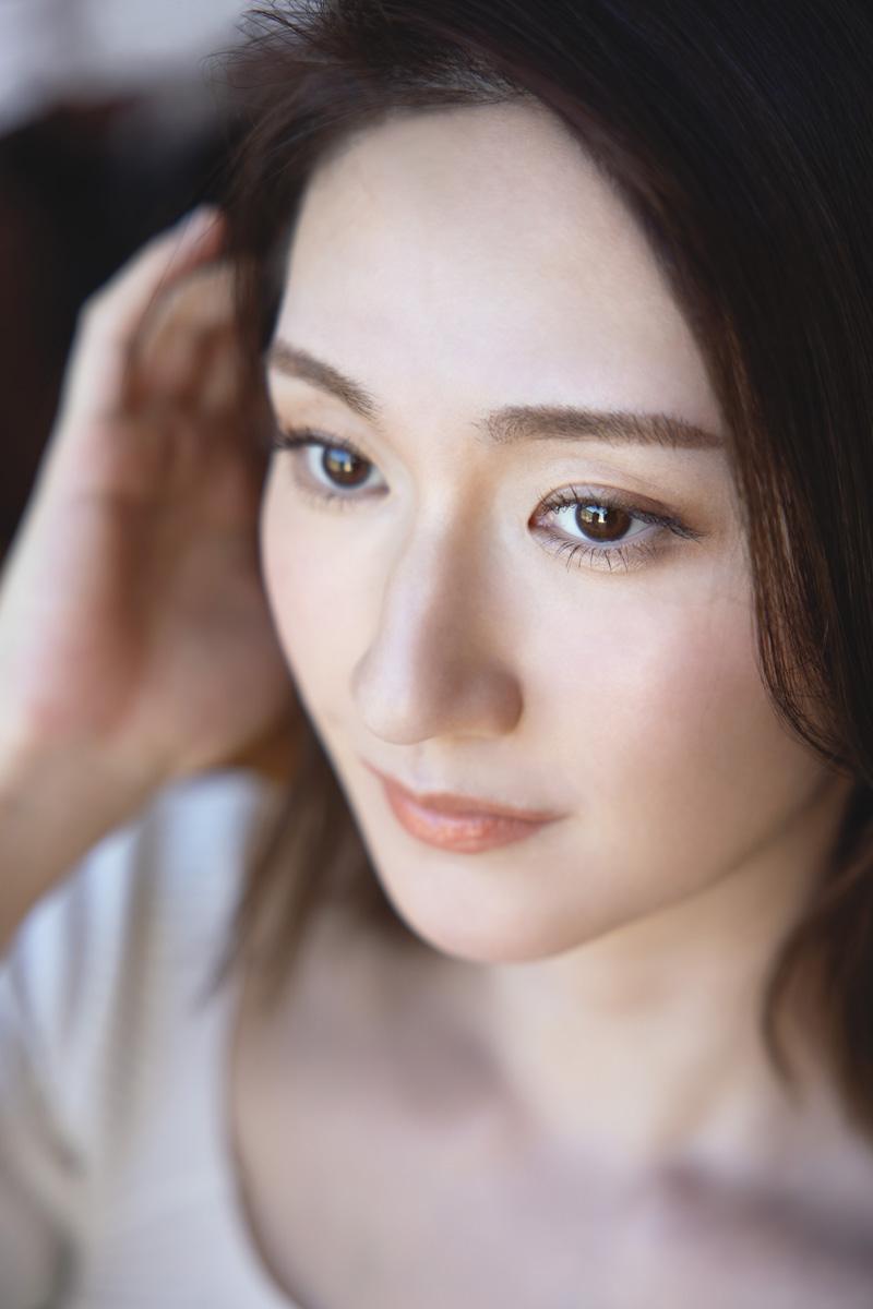 眼鏡の奥に「魔性」を秘める木村玲衣の美身 「眼鏡がないと恥ずかしい…」｜NEWSポストセブン - Part 2