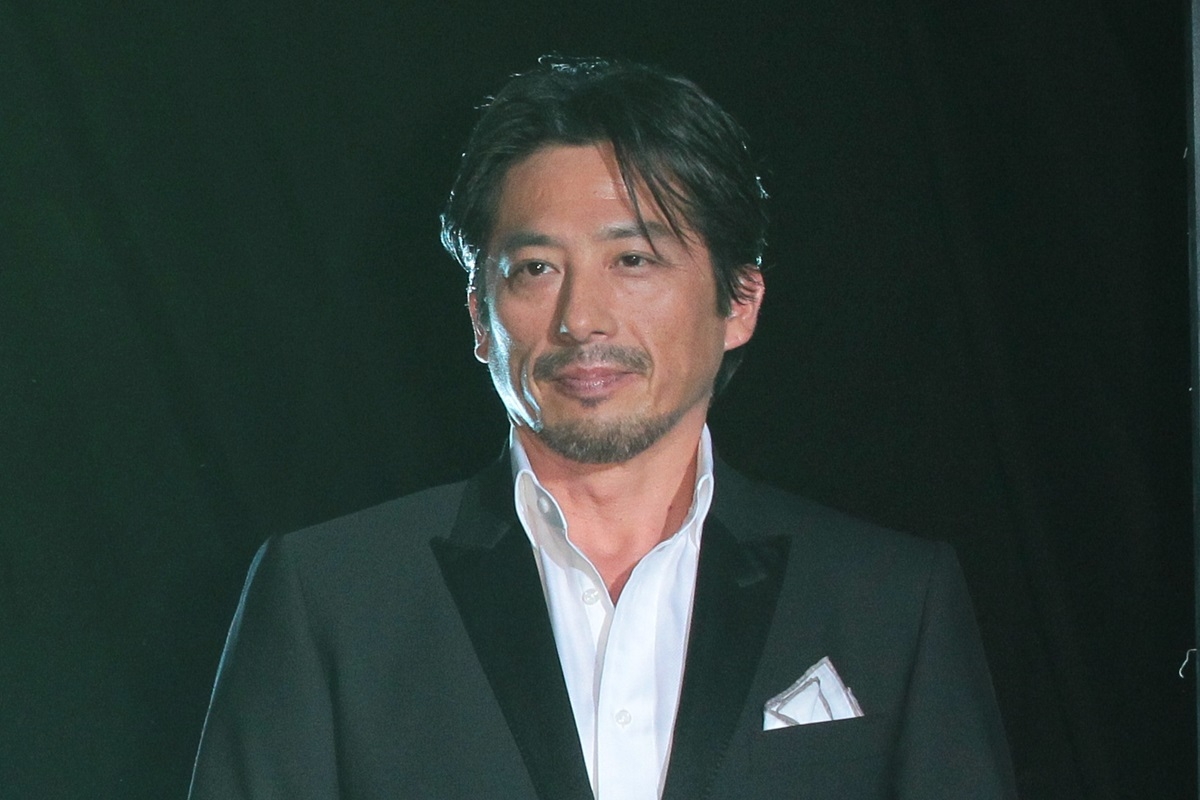 【写真】【全文公開】真田広之がサシ飲みでエール 俳優転身の次男・手塚日南人が明かす“知られざる離婚後の家族関係”|newsポストセブン