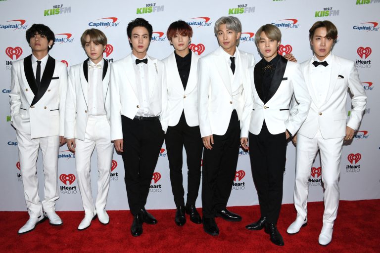 《2025年6月までに全員除隊》BTS、メンバーの兵役終了後に一気に活動本格化か SUGAの飲酒騒動に続くトラブル発生への懸念、所属事務所の内部分裂…再始動を急ぐ事情｜NEWSポストセブン